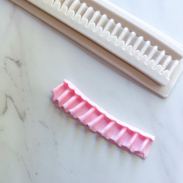 RUFFLE BORDER MOLD | Cake Craft Shoppe, LLC